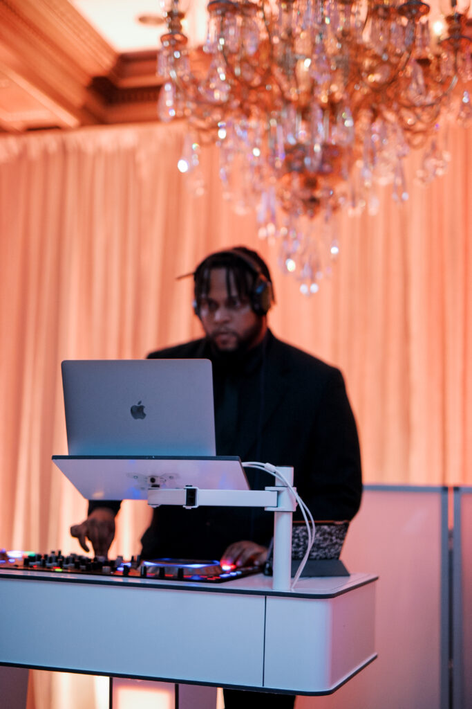 Travis Gray - Elegant Music Group